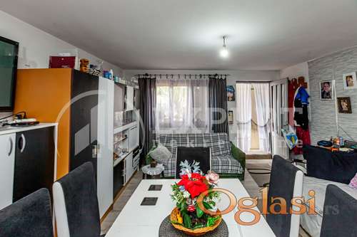 Kuća na Mramorskom brdu, prizemlje i sprat, 104 m2, plac 406 m2