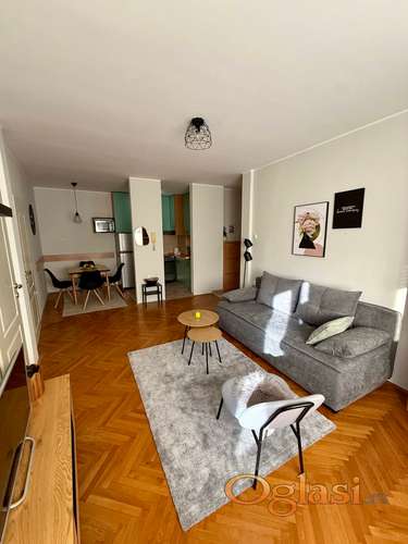 Izdajem Dvoiposoban moderan stan / Renting out two and a half bedroom apartment