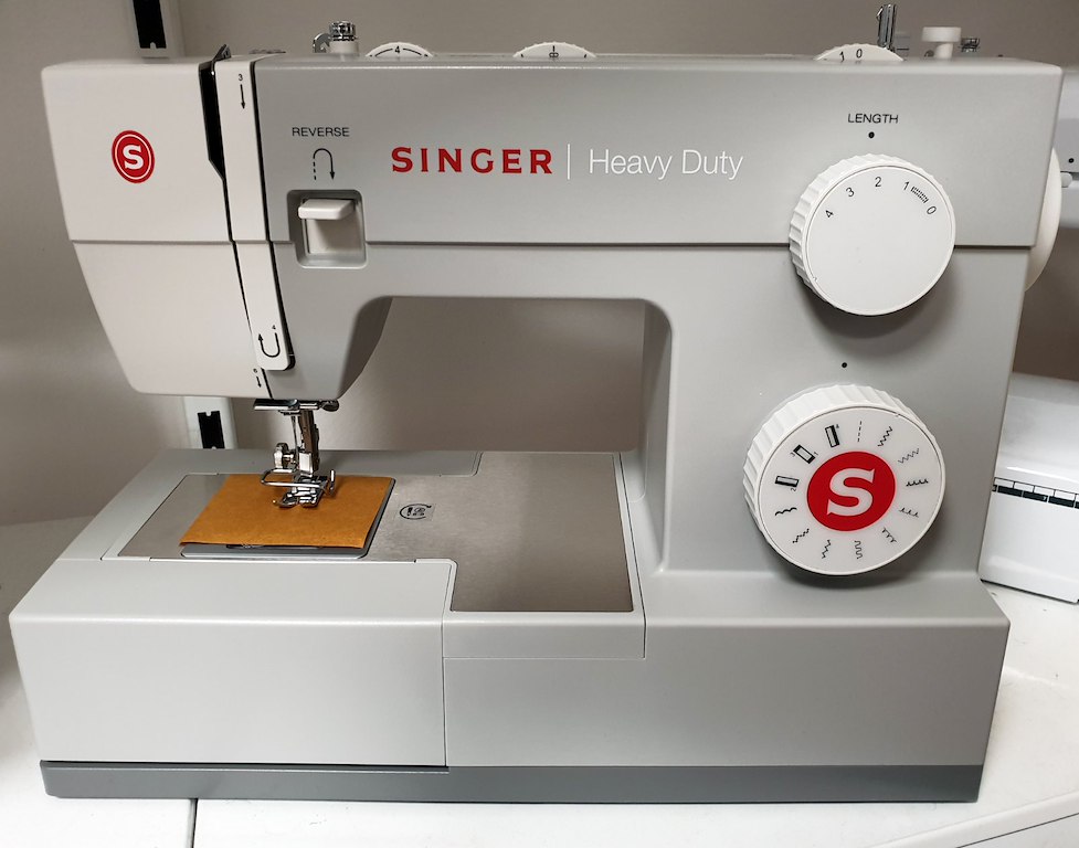 SINGER HEAVY DUTY 4411