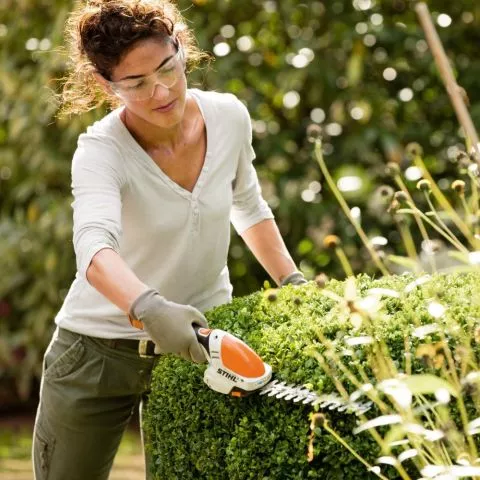 STIHL HSA 26 - ACCU TRIMER ZA ŠIŠANJE ŽIVE OGRADE
