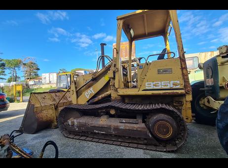 Loader Caterpillar 935C Verified seller Dobra vrednost Nisko radno vreme