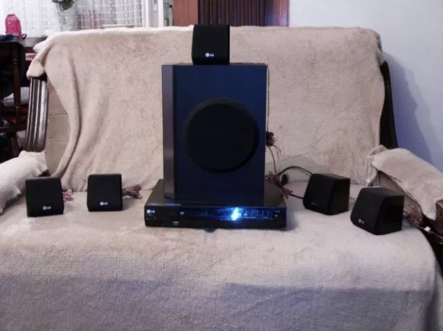 LG DVD HOME SINEMA SISTEM HT-303 SD 300W GARANCIJA 12 MESECI