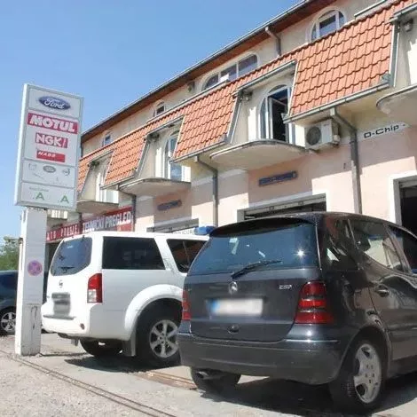 AUTO DELOVI GAGA FORD