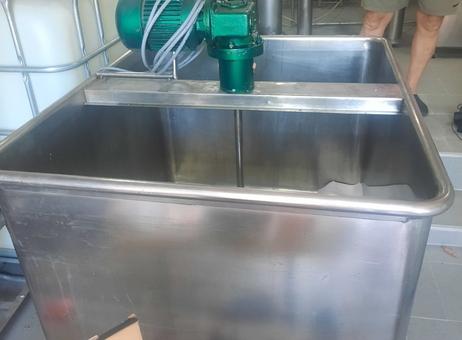 ZUPA INOX kada od nerđajućeg čelika sa integrisanom mešalicom 500 l – za fermentaciju ili mešanje komora Verified seller
