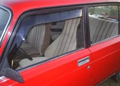 BOČNI VETROBRANI (PREDNJI) ZA LADA SAMARA (4/5 VRATA)