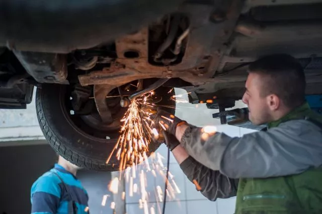 SERVIS PEUGEOT 407 AUTOMOBILA