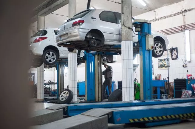 SERVIS PEUGEOT 301AUTOMOBLA
