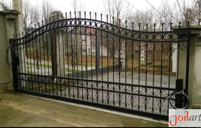 KLIZNA KAPIJA OD TRADICIONALNOG KOVANOG GVOŽĐA 204