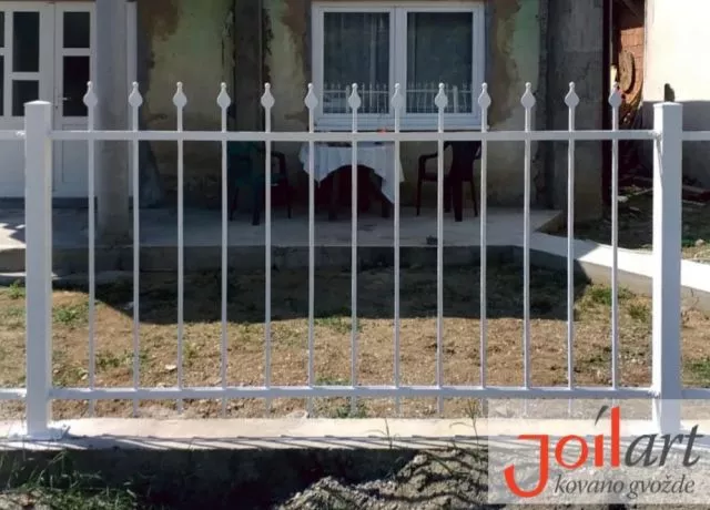 OGRADA OD KOVANOG GVOŽĐA SVEDENE FORME 061