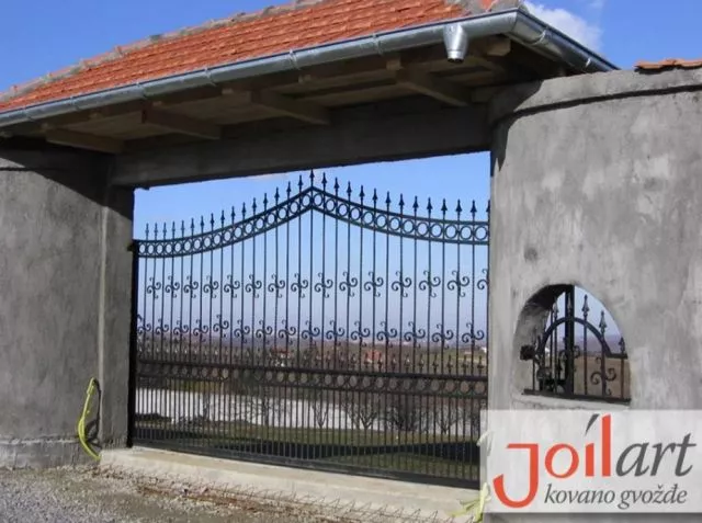 KLIZNA KAPIJA OD TRADICIONALNOG KOVANOG GVOŽĐA 047