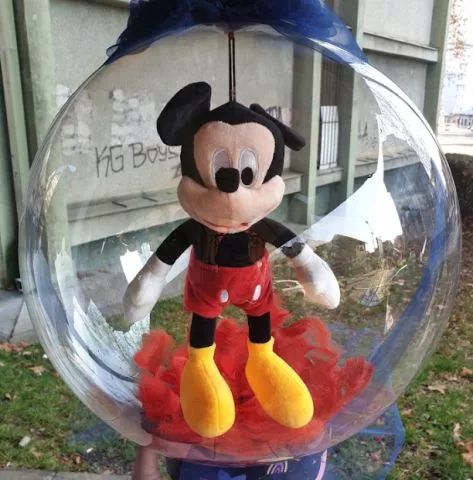 MICKEY MOUSE U BALONU SA DEKORATIVNIM DETALJIMA