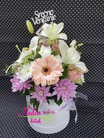 Mala kutija sa cvećem K129