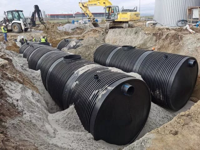 PLASTIČNE SEPTIČKE JAME 25.000L Ø 2.400 X 5.530 MM