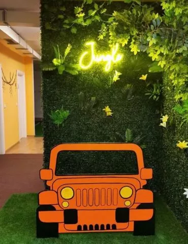WELCOME TO THE JUNGLE