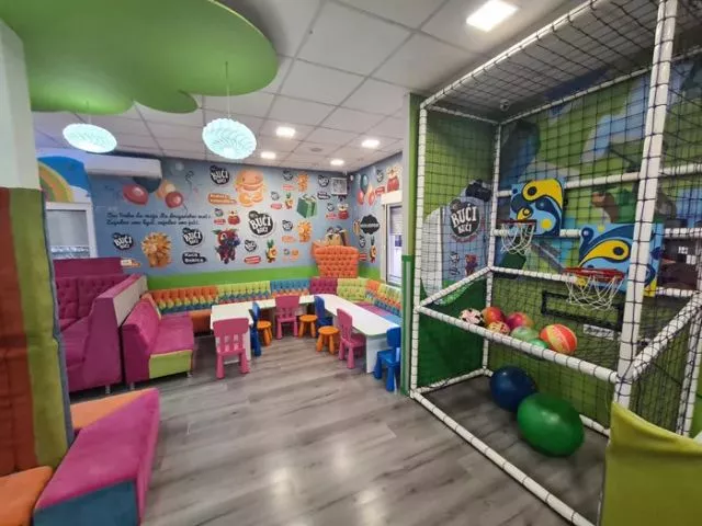 ROĐENDAN U DEČIJOJ IGRAONICI ALL INCLUSIVE PAKET 50 ODRASLIH I 50 DECE