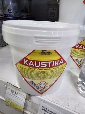 KAUSTIČNA SODA
