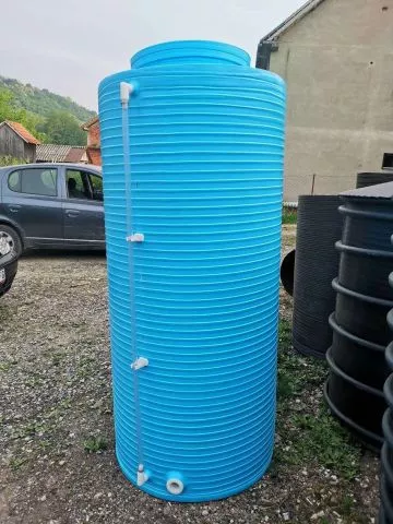 PLASTIČNI VERTIKALNI REZERVOAR - 8000 L - Ø 2000x2600