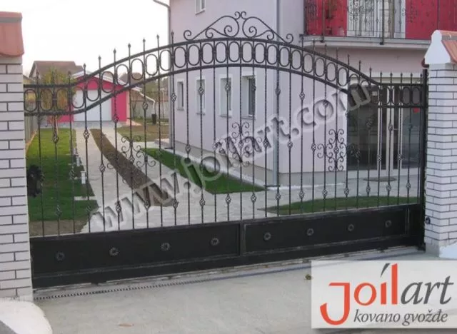KLIZNA KAPIJA OD TRADICIONALNOG KOVANOG GVOŽĐA 003
