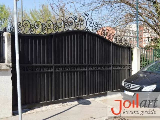 KLIZNA KAPIJA OD LUX KOVANOG GVOŽĐA 171