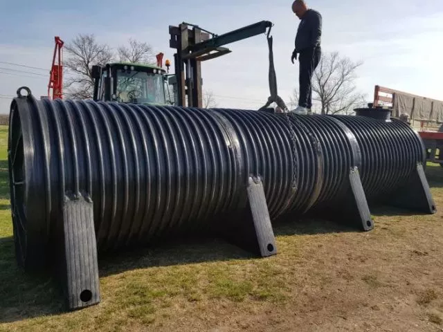HORIZONTALNI REZERVOAR 25.000L Ø 2.400 X 9.800 MM