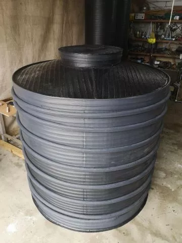 VERTIKALNI PLASTIČNI REZERVOAR 1.000L