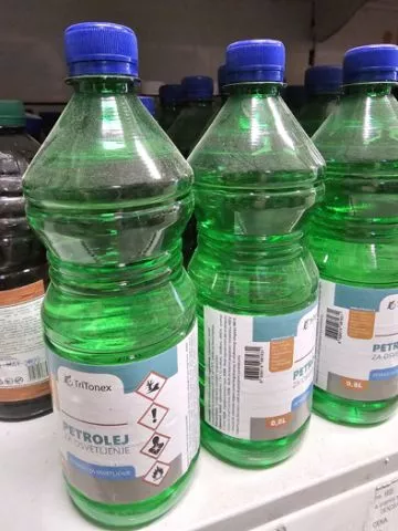 PETROLEJ