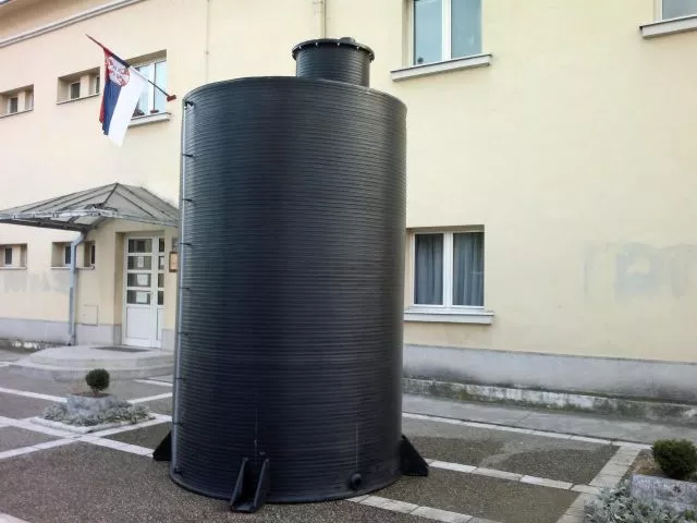Vertikalni plastični rezervoar 10.000L Ø 2.000 x 3.200 mm