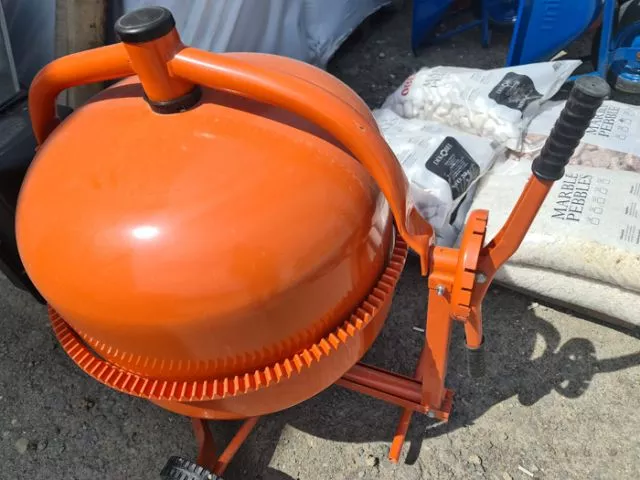 MEŠALICA ZA BETON