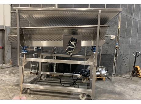 Mašine za hranu Vibrating hoppers for grapes Verified seller
