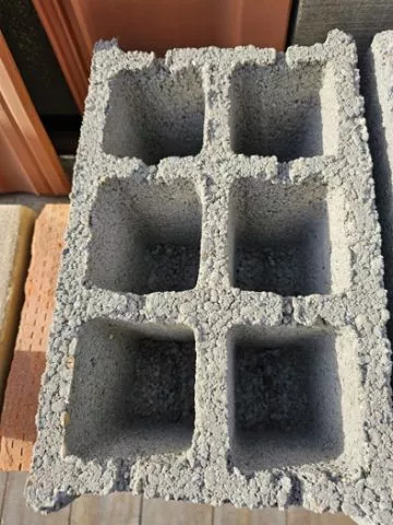 BETONSKI BLOK 25