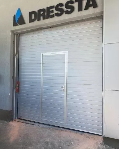 Industrijska segmentna vrata model 31