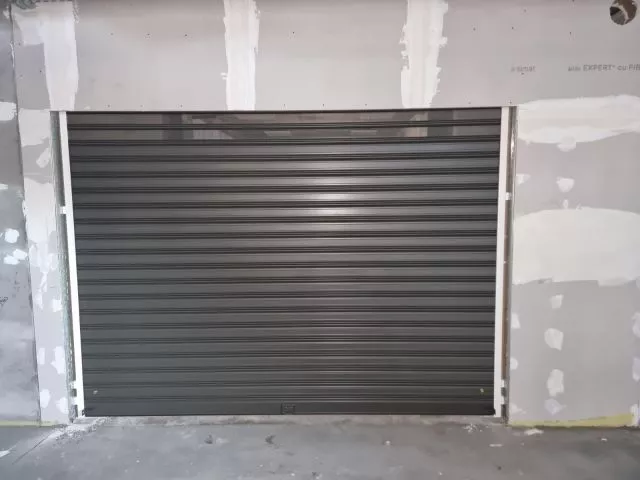 ČELIČNA ROLO VRATA PLASTIFICIRANA - MODEL 10