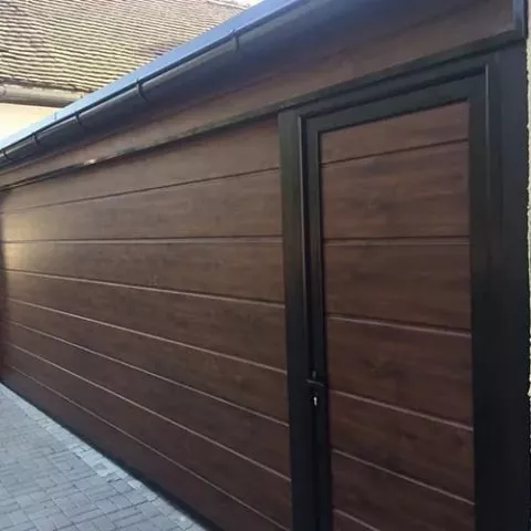 Segmentna garažna vrata model 12