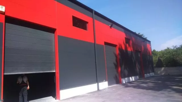 INDUSTRIJSKA SEGMENTNA GARAŽNA VRATA MODEL 59