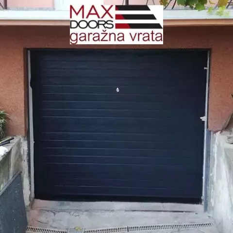SEGMENTNA GARAŽNA VRATA MODEL 7