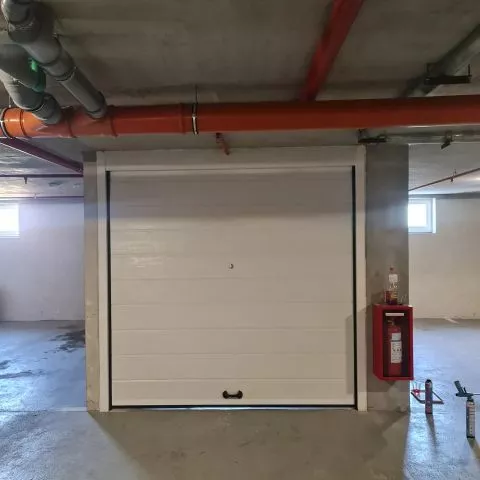 SEGMENTNA GARAŽNA VRATA - MODEL 33