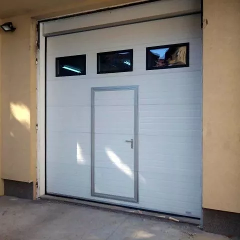SEGMENTNA GARAŽNA VRATA MODEL 43