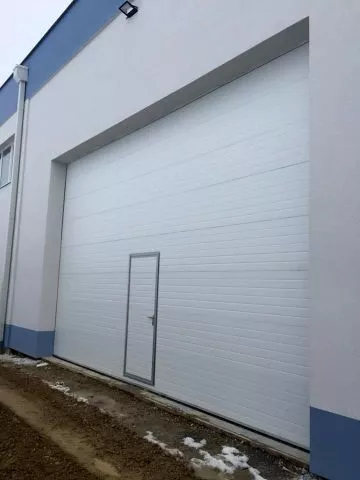 INDUSTRIJSKA SEGMENTNA VRATA MODEL 53