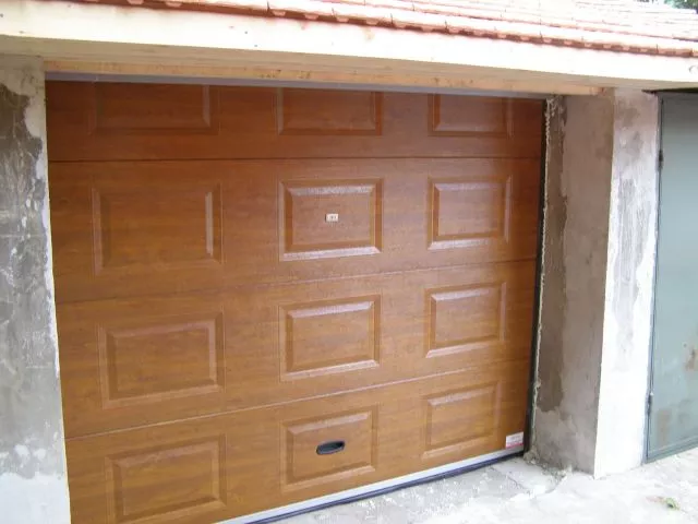 SEGMENTNA GARAŽNA VRATA MODEL 47