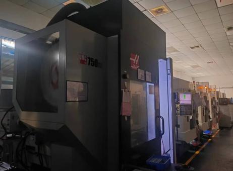 glodalica Haas UMС-750SS