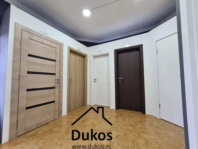 DUKOS SOBNA VRATA