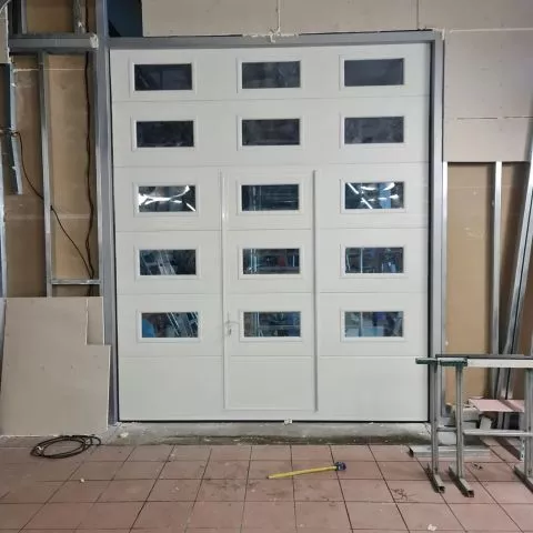 INDUSTRIJSKA SEGMENTNA VRATA - MODEL 13