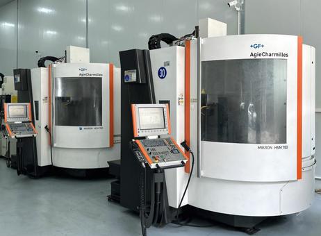 Obradni centar - vertikalni MIKRON HSM 700 Verified seller