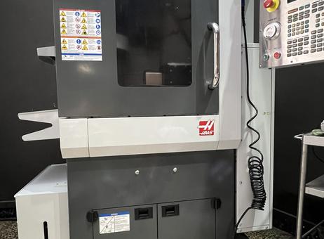 Vertikalni obradni centar Haas OM-2A