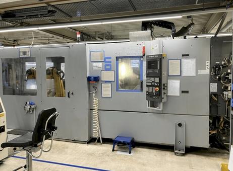 Sistem vertikalnih obradničkih centara: 2x CHIRON FZ 12 KW (2012) + 2x Fanuc LR Mate 200iC (2011) + 2x Fanuc M - 20iA (2011) Najprodavaniji Prodat