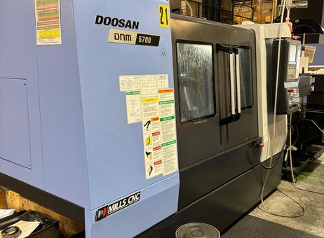 Obradni centar - vertikalni Doosan DNM 5700