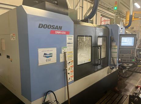 Vertikalni obradni centar DOOSAN DNM 650 Verified seller
