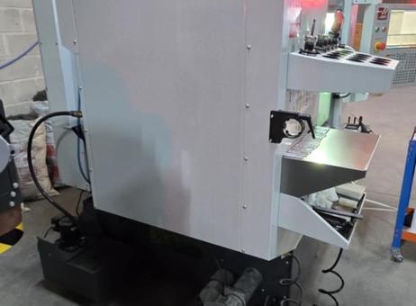 Obradni centar - vertikalni HAAS SMINIMILL Verified seller  Nisko radno vreme