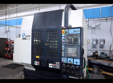 Obradni centar - vertikalni Makino SNC-64 Verified seller