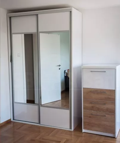 KLIZNI PLAKAR 01